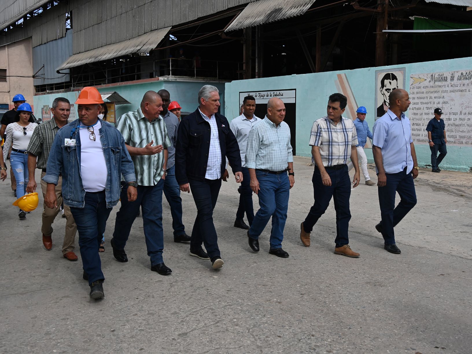 Hacer y producir más por nosotros mismos (+Audio) | Presidencia y ...